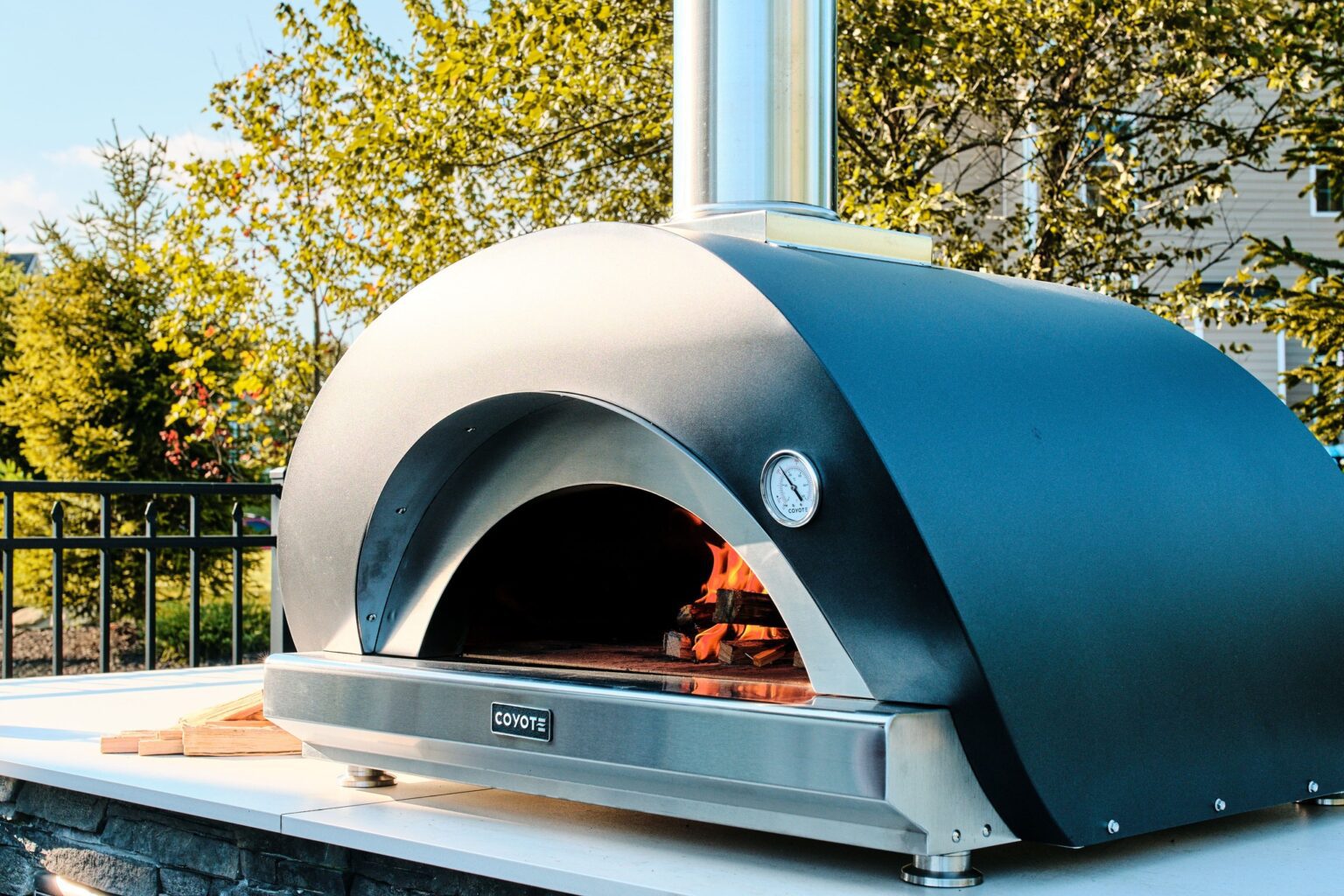 Why You Should Add a Pizza Oven to Your Outdoor Kitchen